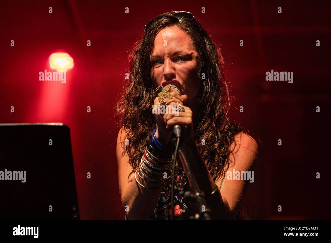 Female singer performing on the stage Stock Photo - Alamy