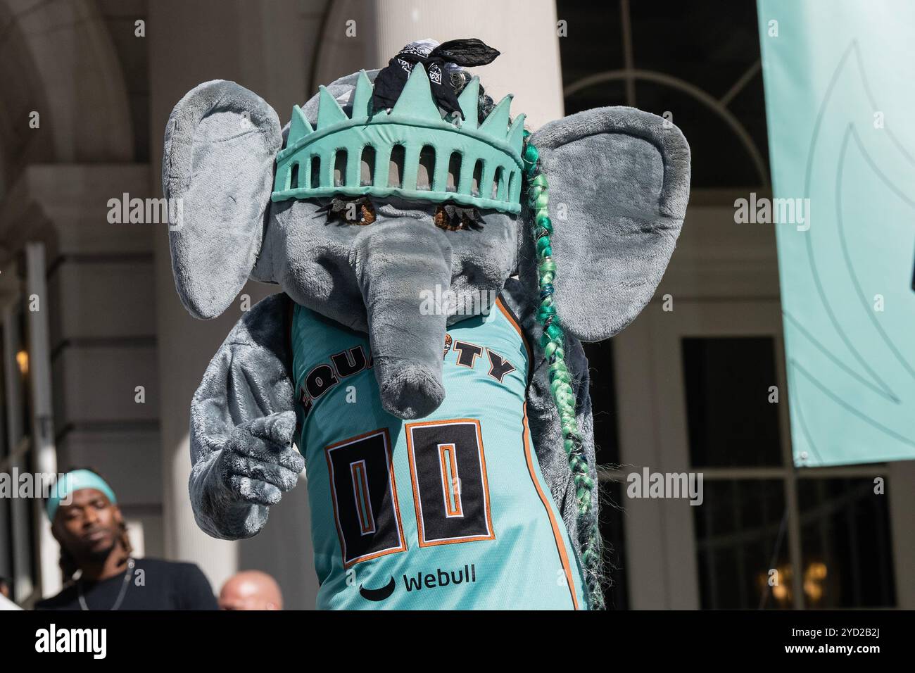 Mascot ellie the elephant hi-res stock photography and images - Alamy