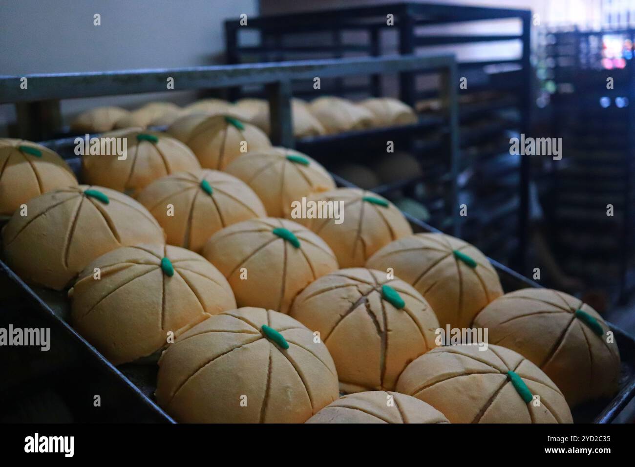 The Day of the Dead breads are seen during its elaboration, which have ...
