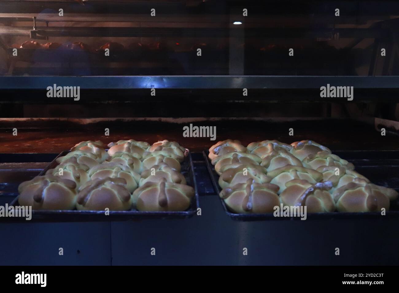 The Day of the Dead breads are seen during its elaboration, which have ...