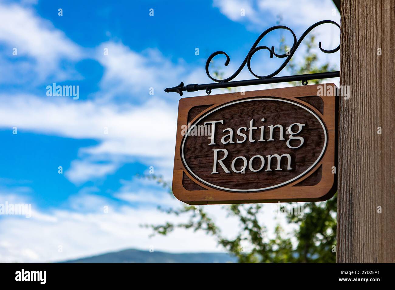 Tasting room wooden classic sign Stock Photo - Alamy
