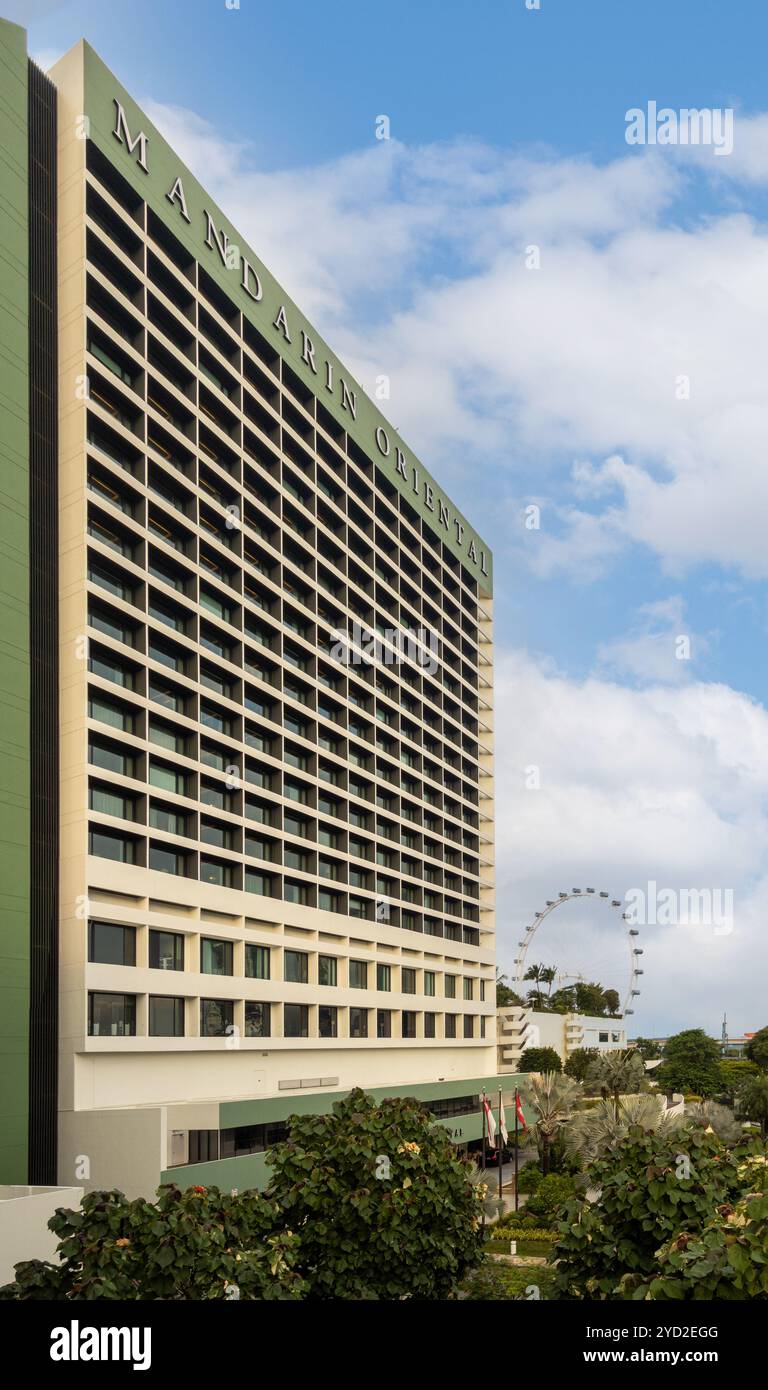 The landmark mandarin oriental hotel hi-res stock photography and ...