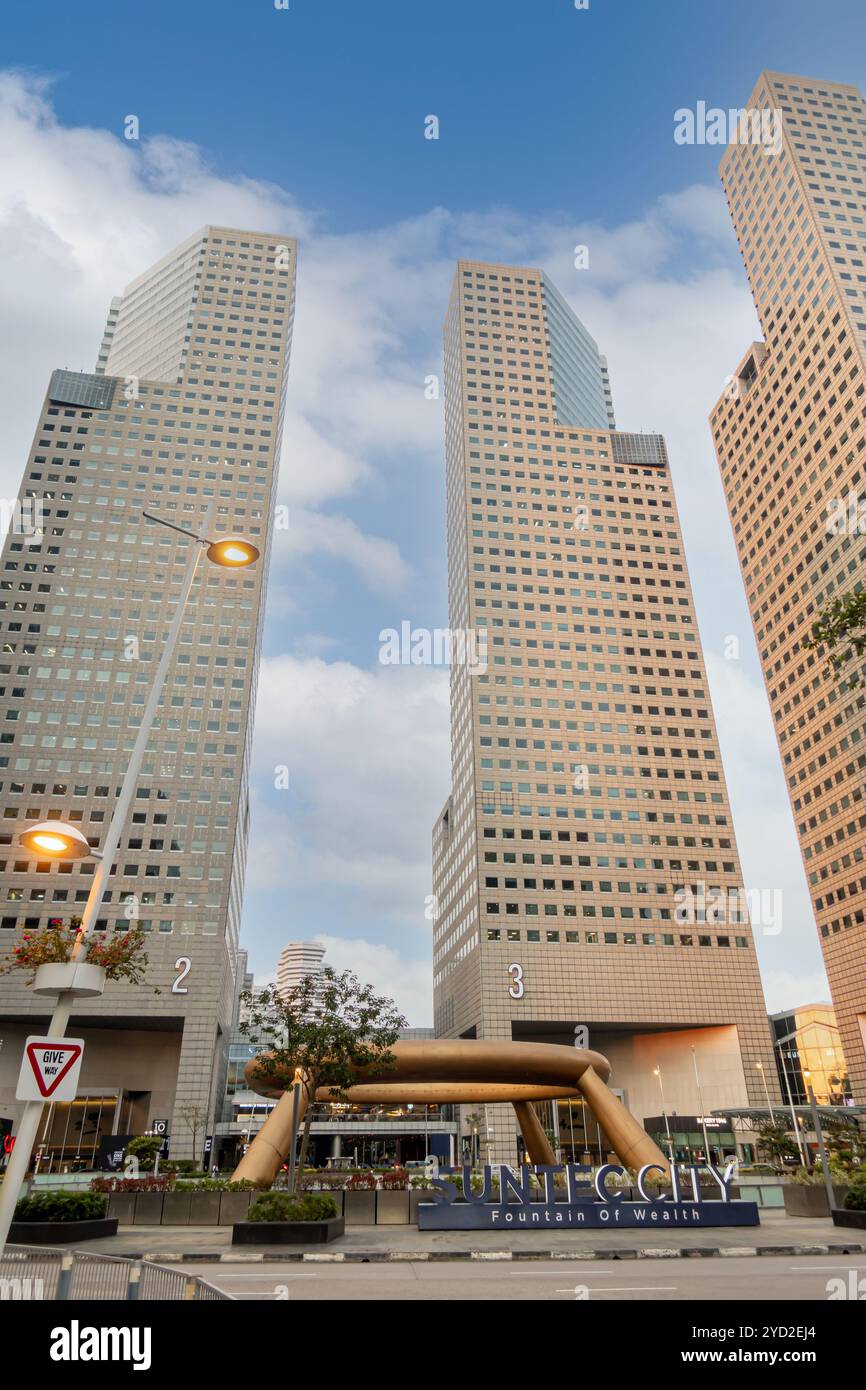 Suntec City Office Towers Singapore Stock Photo - Alamy
