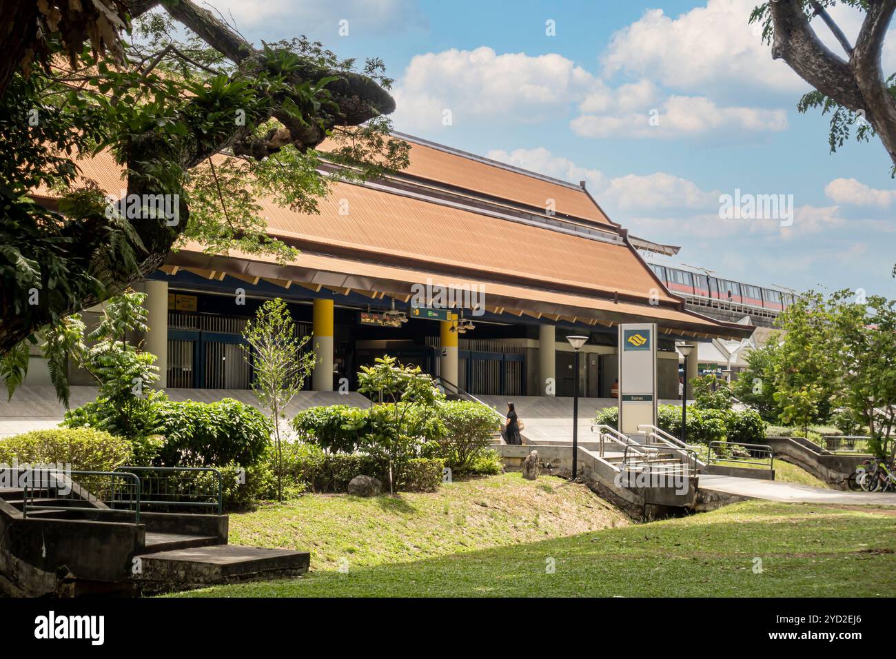 Mrt stations hi-res stock photography and images - Alamy