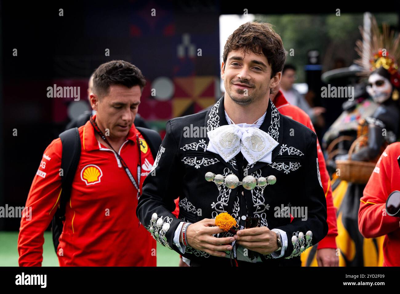 Charles Leclerc (Scuderia Ferrari HP, Monaco, #16) im El Mariachi Outfit, MEX, Formel 1 ...