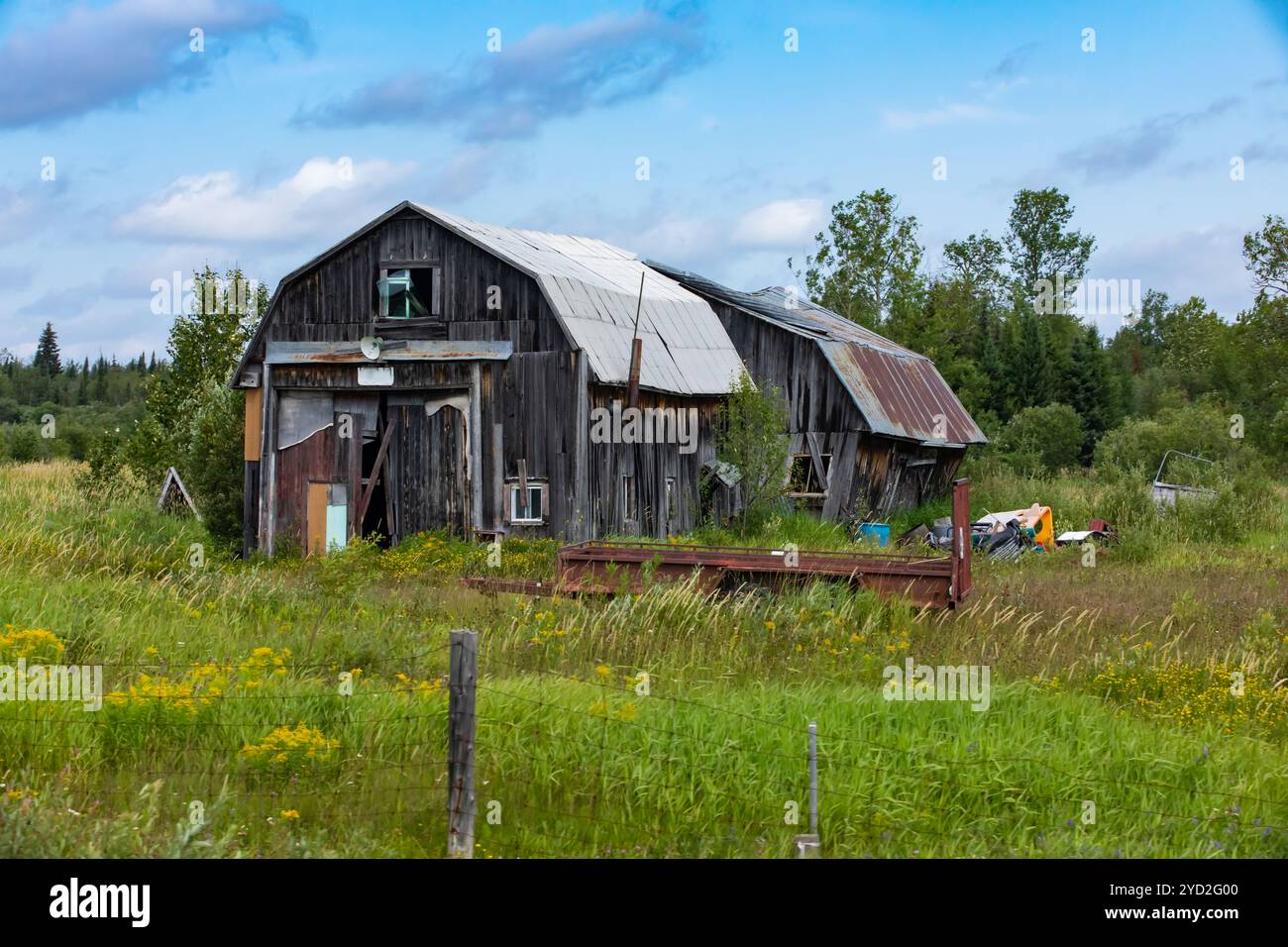 Old rickety barn and farm buildings Stock Photo - Alamy