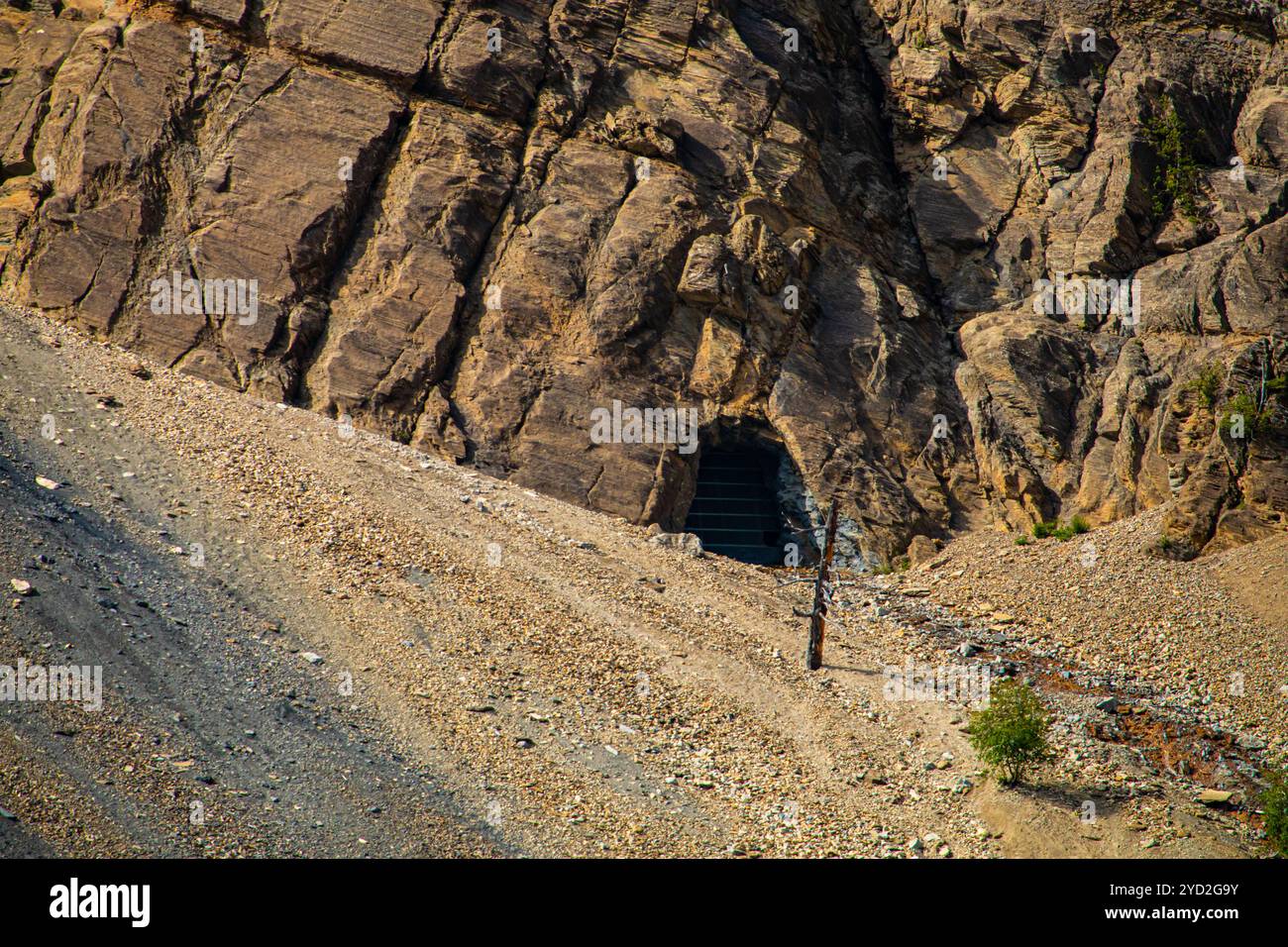 Tunnel carving hi-res stock photography and images - Alamy