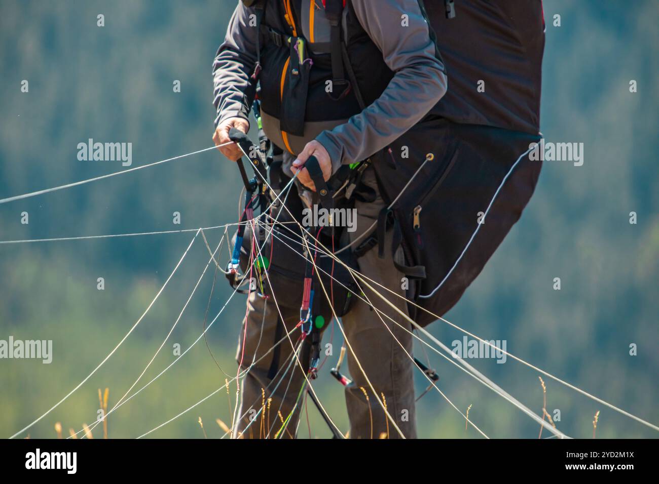 Unrecognizable paraglider preparing flight hi-res stock photography and ...