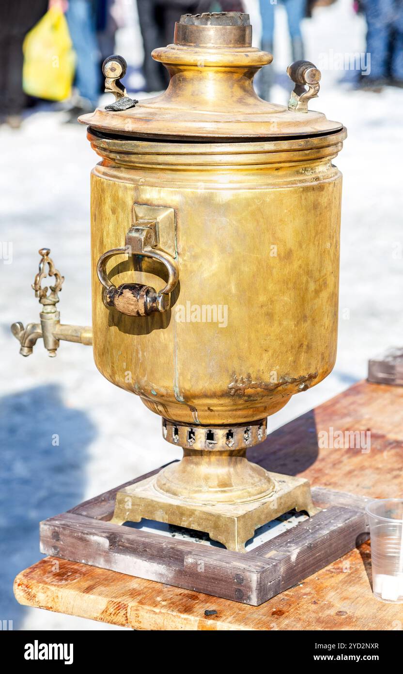 Russian traditional samovar for tea ceremony Stock Photo - Alamy