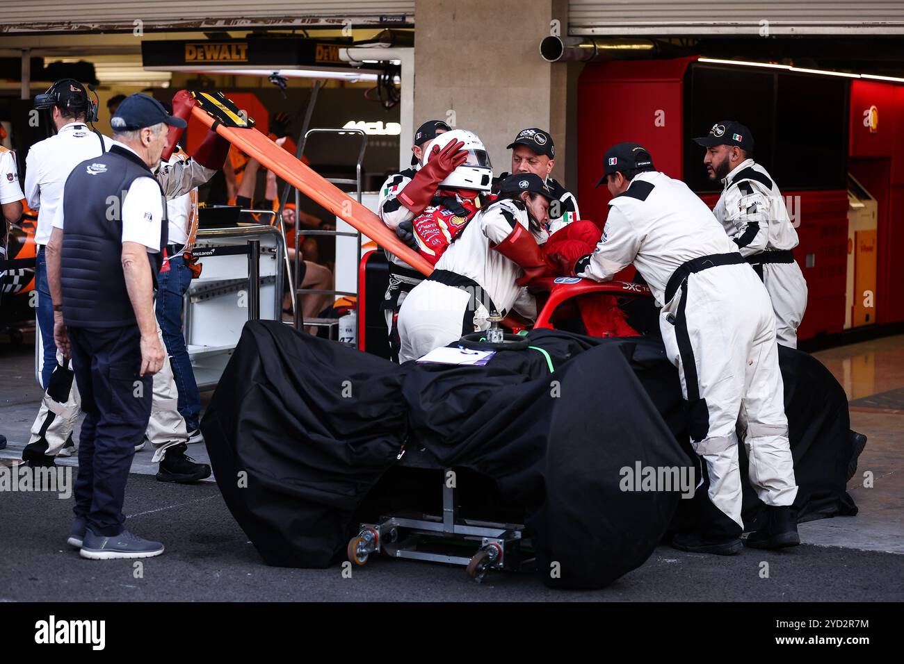 Marshal extraction test during the Formula 1 Gran Premio de la Ciudad ...