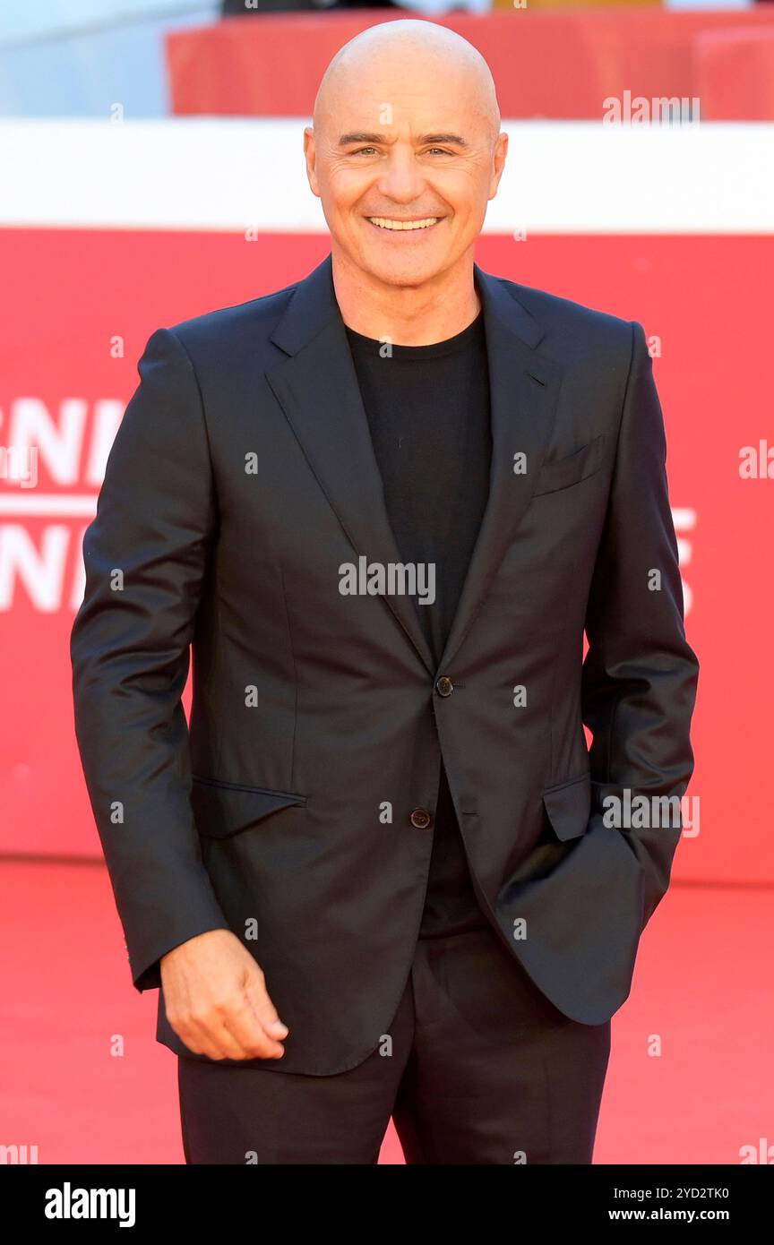 Luca Zingaretti bei der Premiere des Kinofilms La casa degli sguardi ...