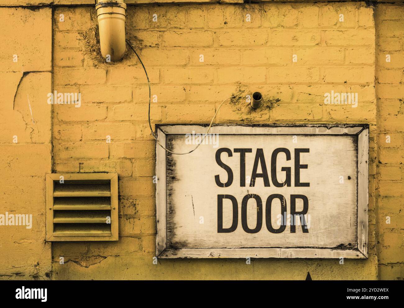 Open door theatre hi-res stock photography and images - Alamy