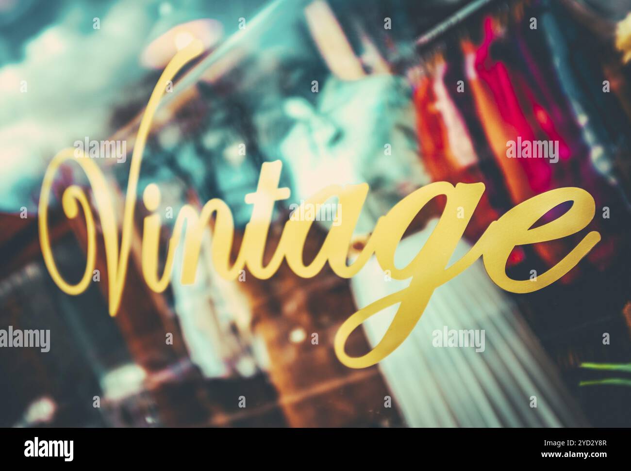 Vintage department store windows hi-res stock photography and images ...