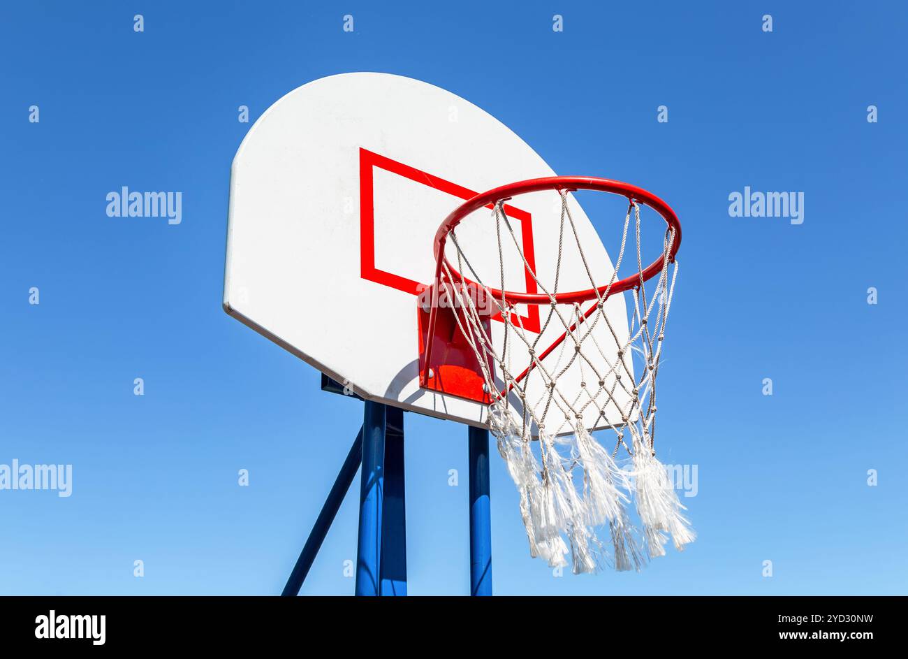 Very tall basketball hi-res stock photography and images - Alamy