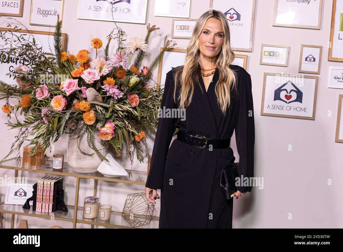 Molly Sims attends the arrivals of the 4th Annual “A Sense of Home Gala ...