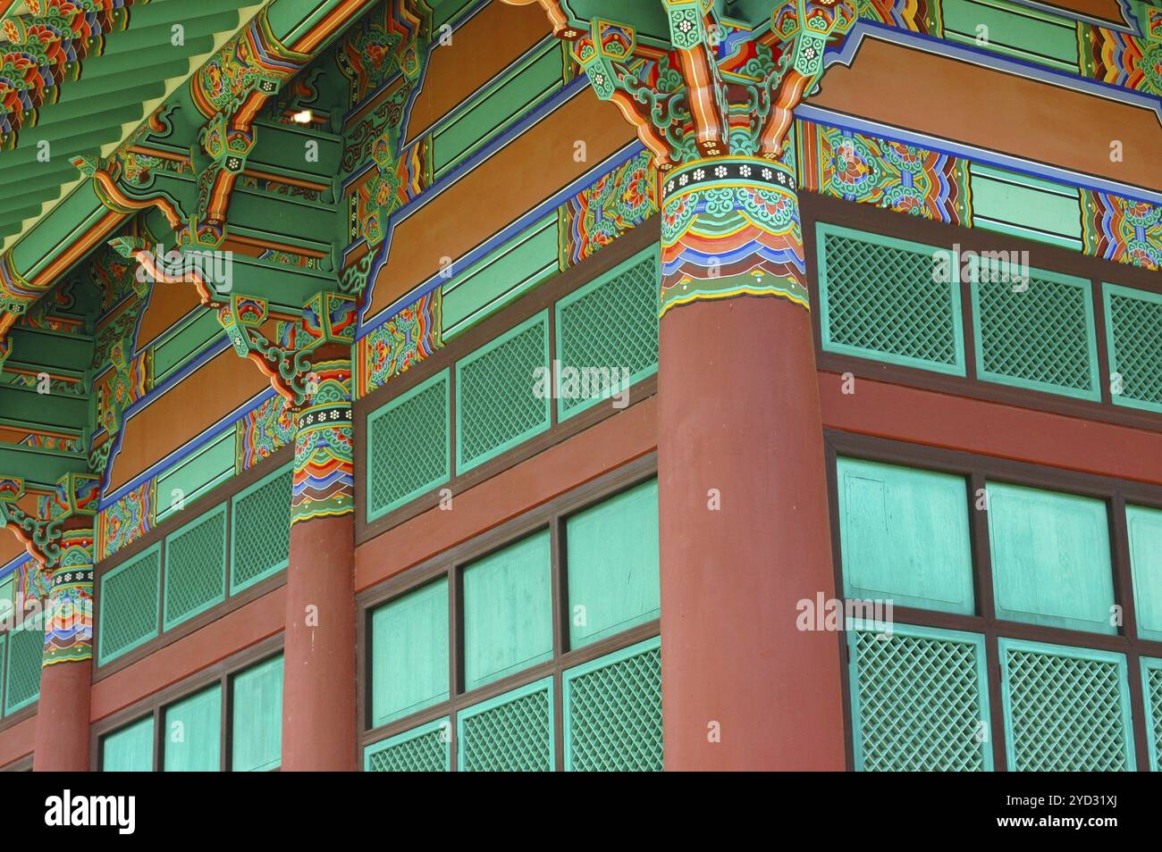 Architecture Detail of a Korean Temple Building Stock Photo - Alamy