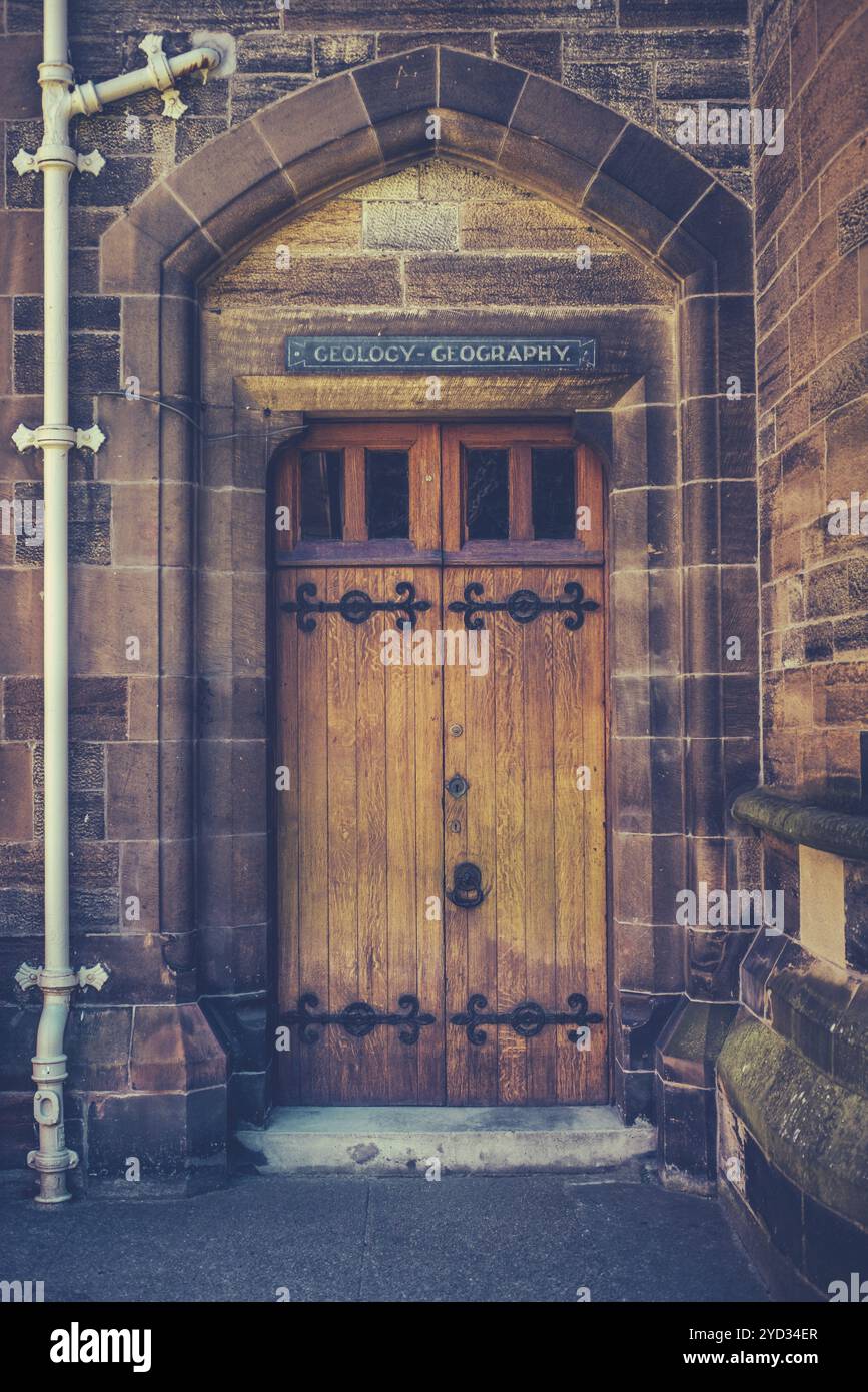 University entrance doors hi-res stock photography and images - Alamy