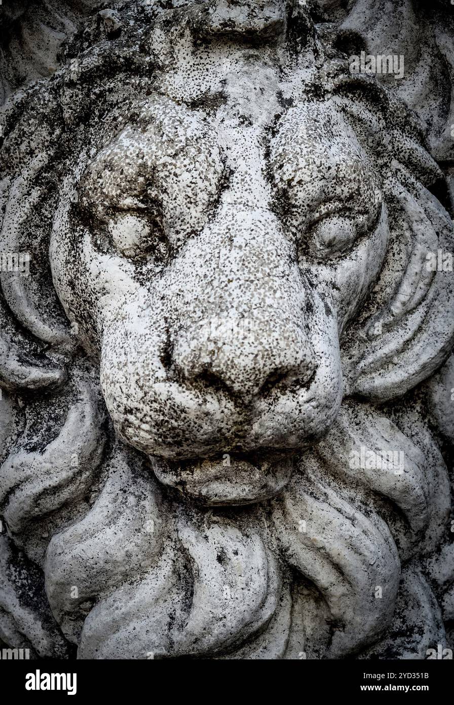 Old Statue Of A Lion In Stone Stock Photo - Alamy