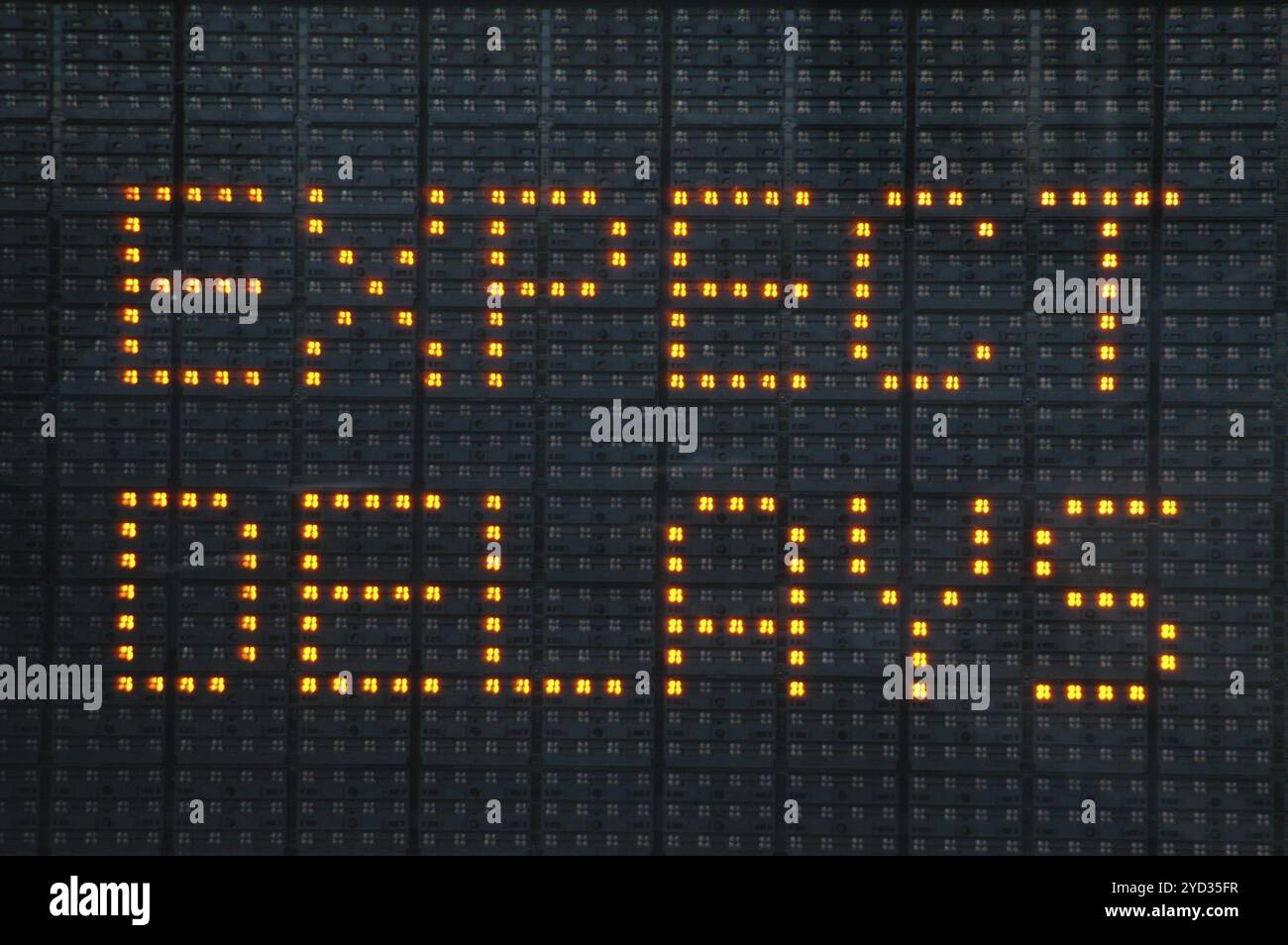 Urban traffic congestion sign saying Expect Delays Stock Photo - Alamy