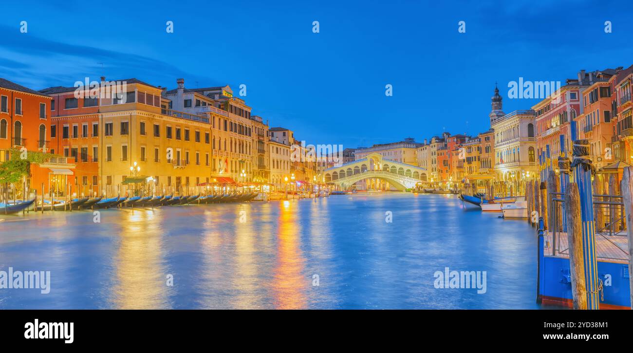 Rialto Bridge (Ponte di Rialto) or Bridge of Sighs and view of the most ...