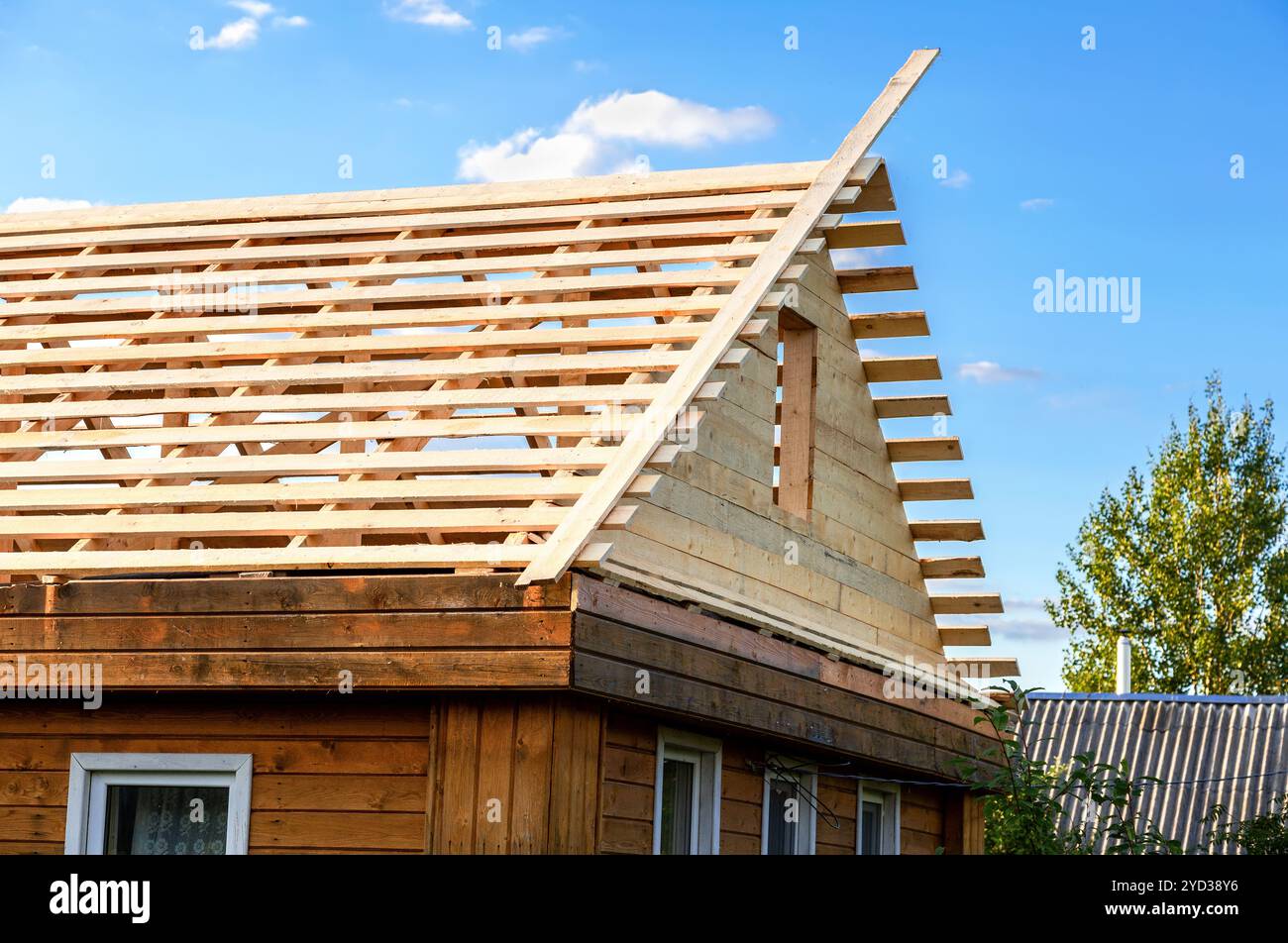 Wooden roof construction new hi-res stock photography and images - Alamy
