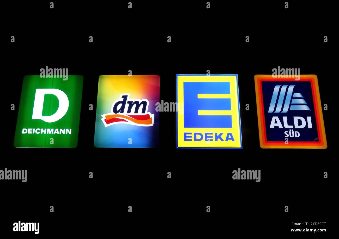 ...die großen vier in einer Reiihe...Logo Praesentation Firmenlogos ...