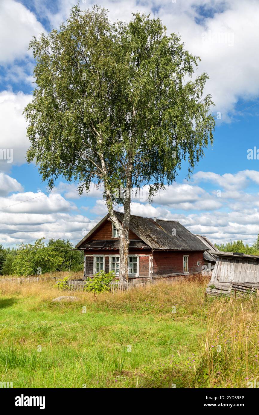 Big old wooden house hi-res stock photography and images - Alamy