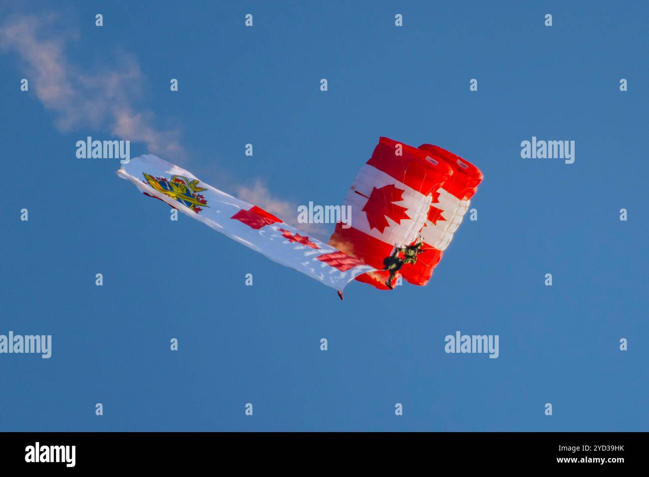 Canadian skyhawks parachute team hi-res stock photography and images ...