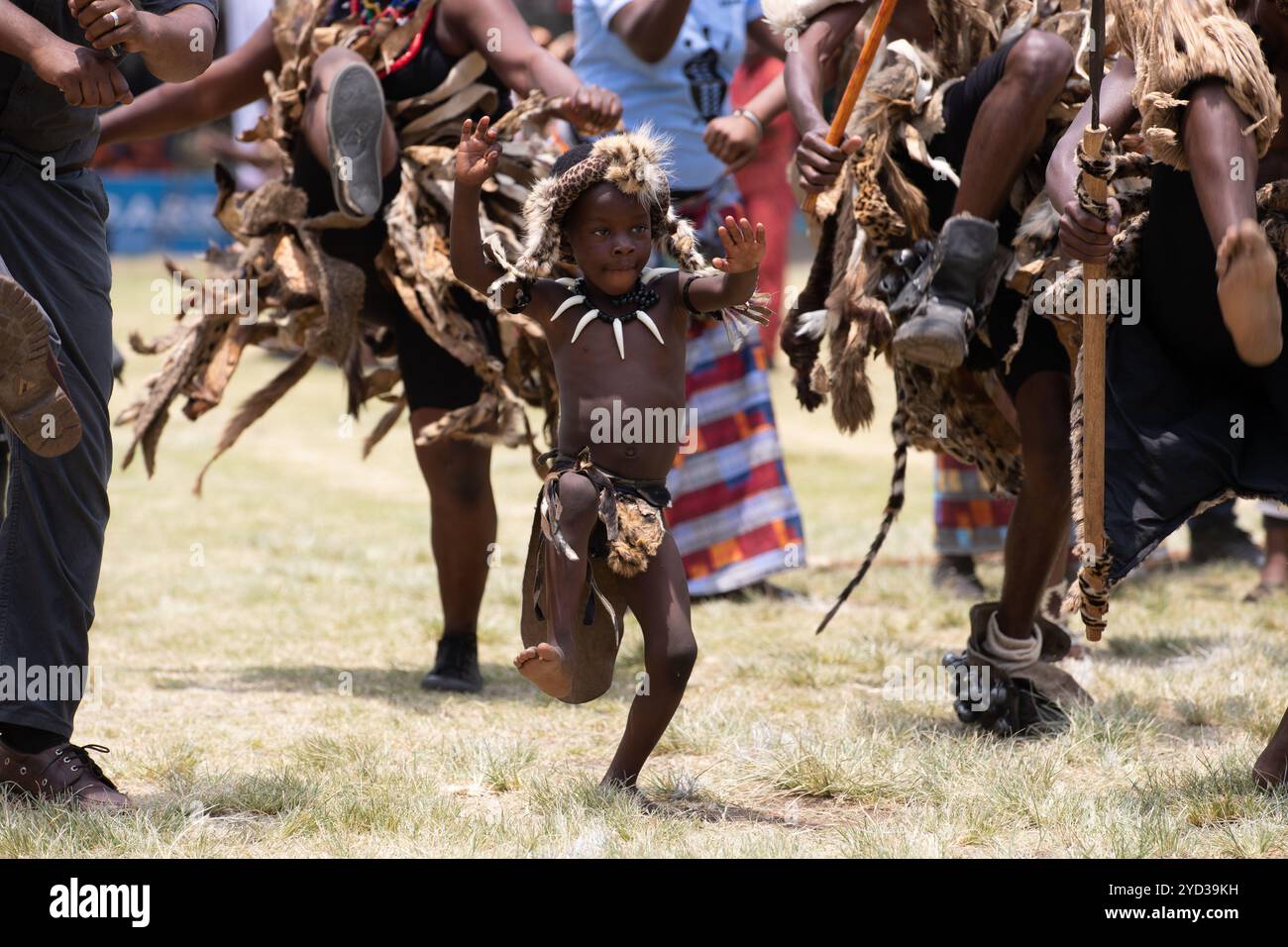 Zambia traditional dance hi-res stock photography and images - Alamy