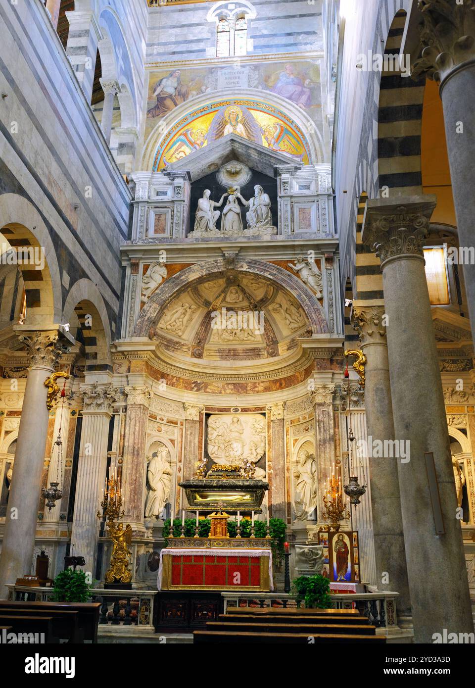 Indoor interior of cathedral Duomo on Miracoli Square of Miracles in ...
