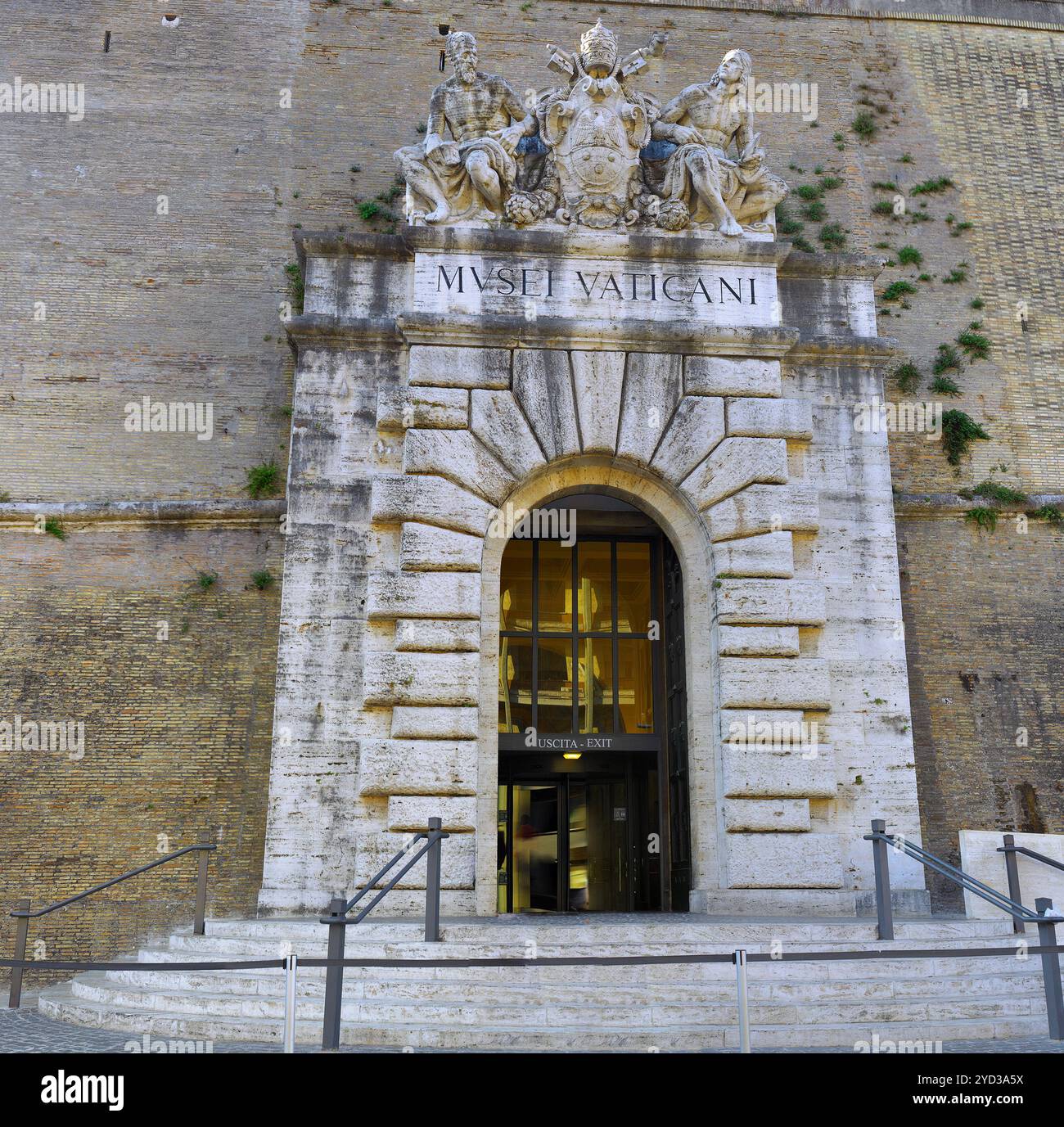 Main Gate of Vatican City. Rome, Italy Stock Photo - Alamy