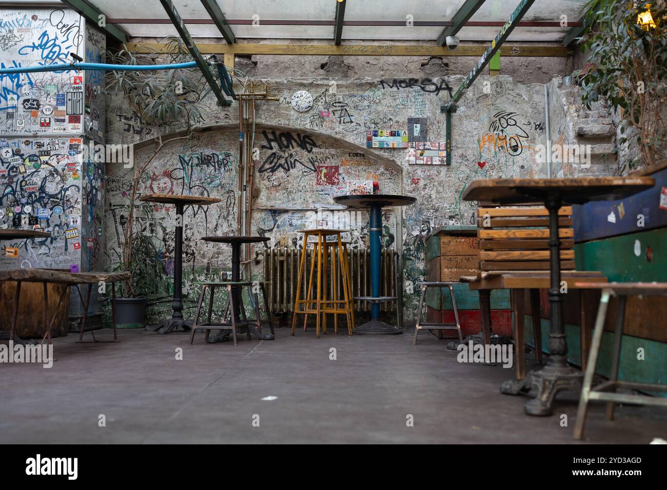 Ruins Bars in Budapest, creativity and art with Discarded Objects ...