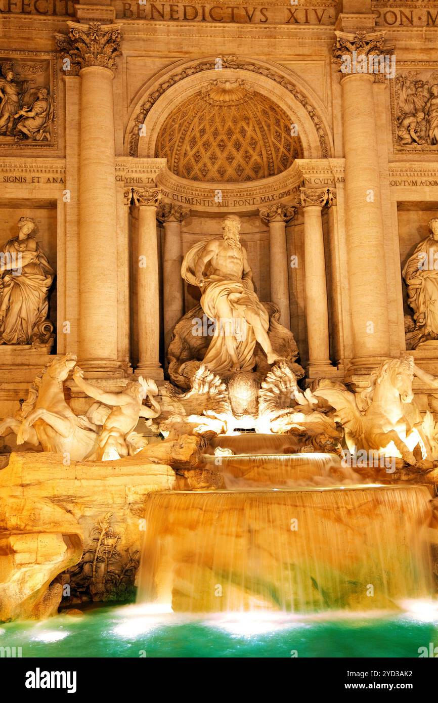 Fountain di Trevi - most famous Rome's fountains in the world. Italy ...