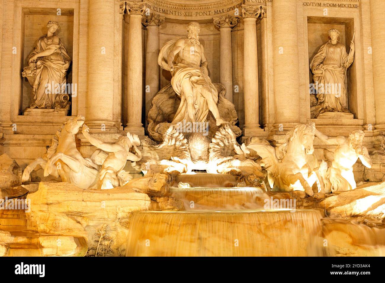 Fountain di Trevi - most famous Rome's fountains in the world. Italy ...