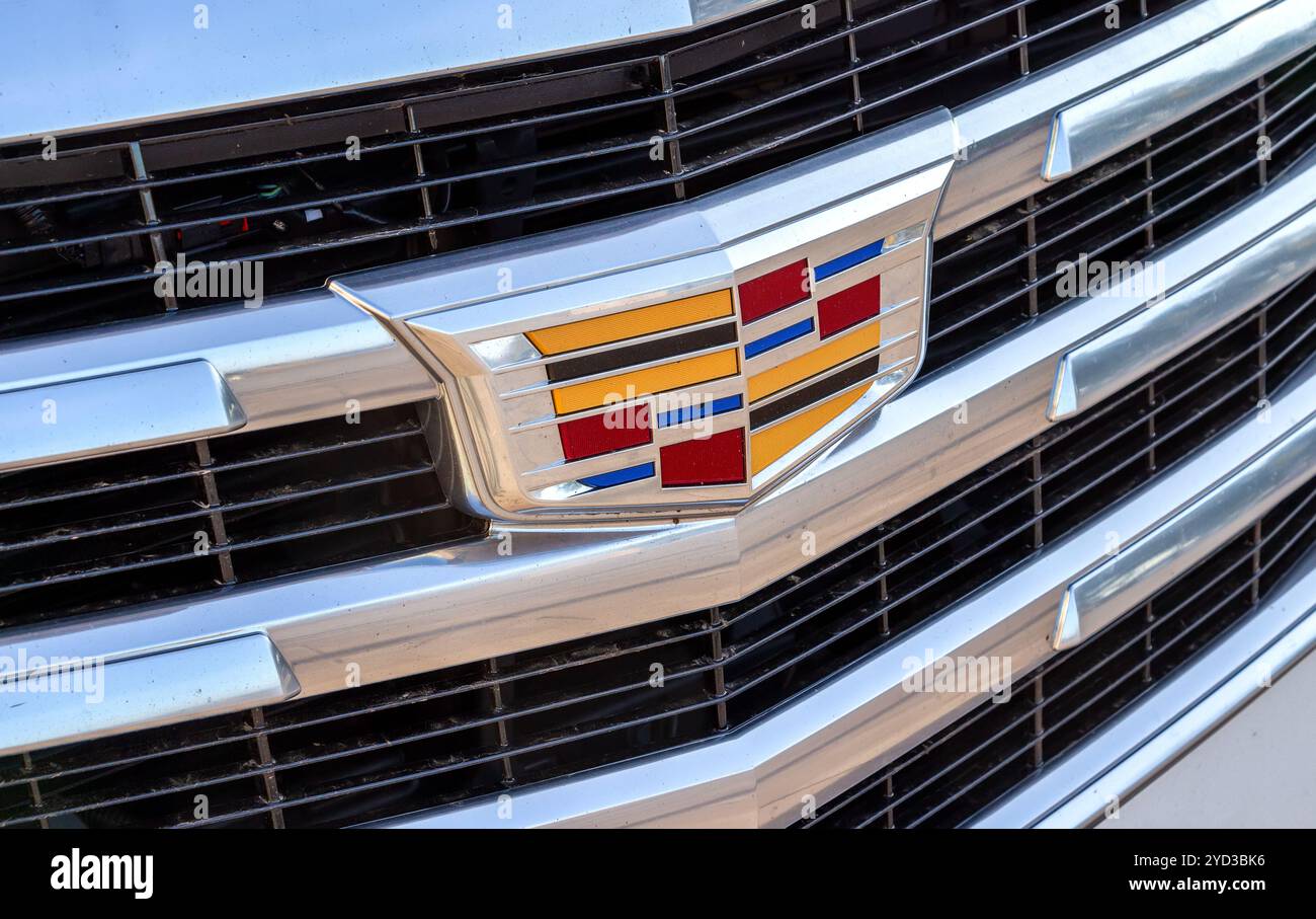 Cadillac logo hi-res stock photography and images - Alamy