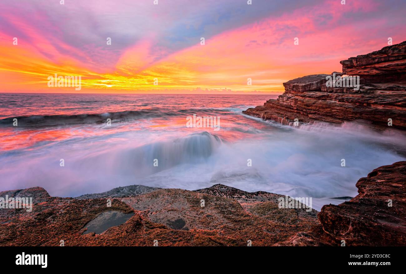 Sunrise sun rays hi-res stock photography and images - Alamy