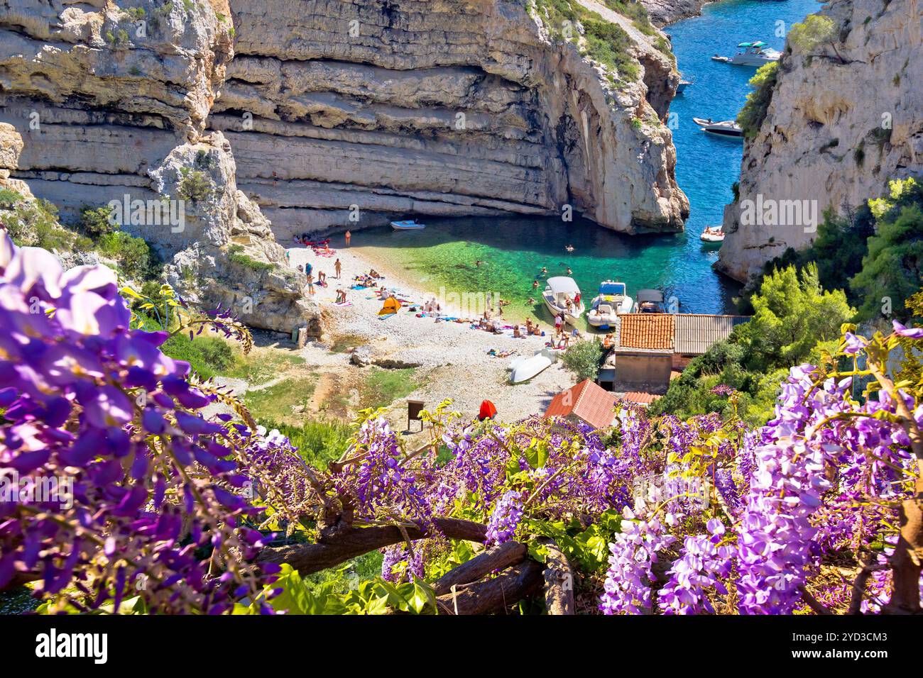 Stiniva bay beach on Vis island Stock Photo - Alamy