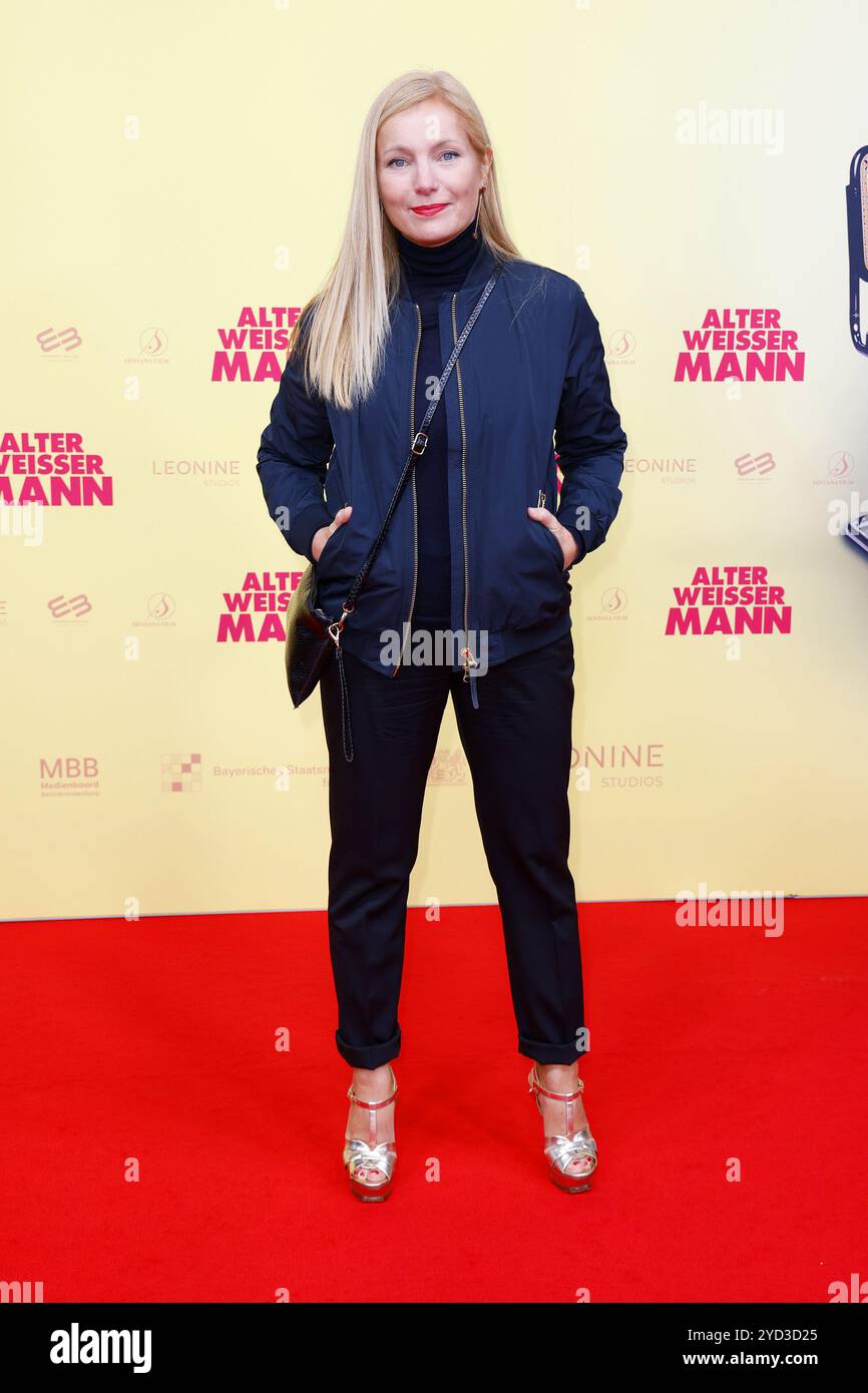 Nadja Uhl bei der "Alter Weisser Mann" Film Premiere am 24.10.2024 in ...