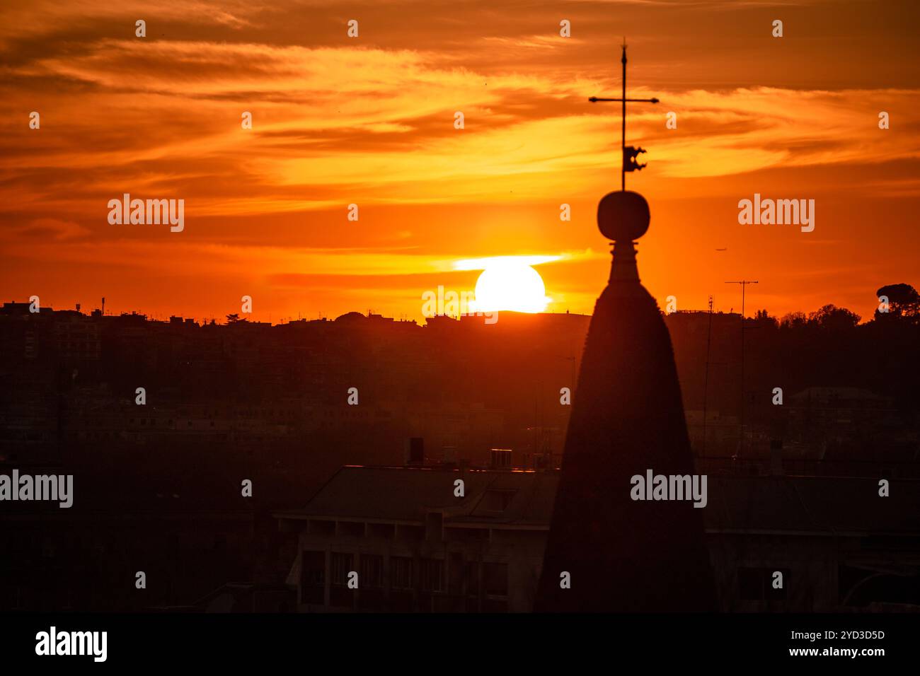 Epic sunset above Rome rooftops Stock Photo - Alamy