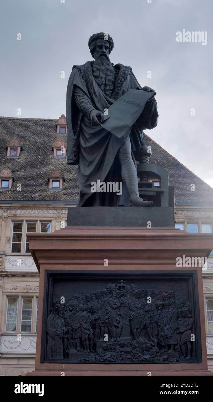 Statue of Johannes Gutenberg, Strasbourg Stock Photo - Alamy