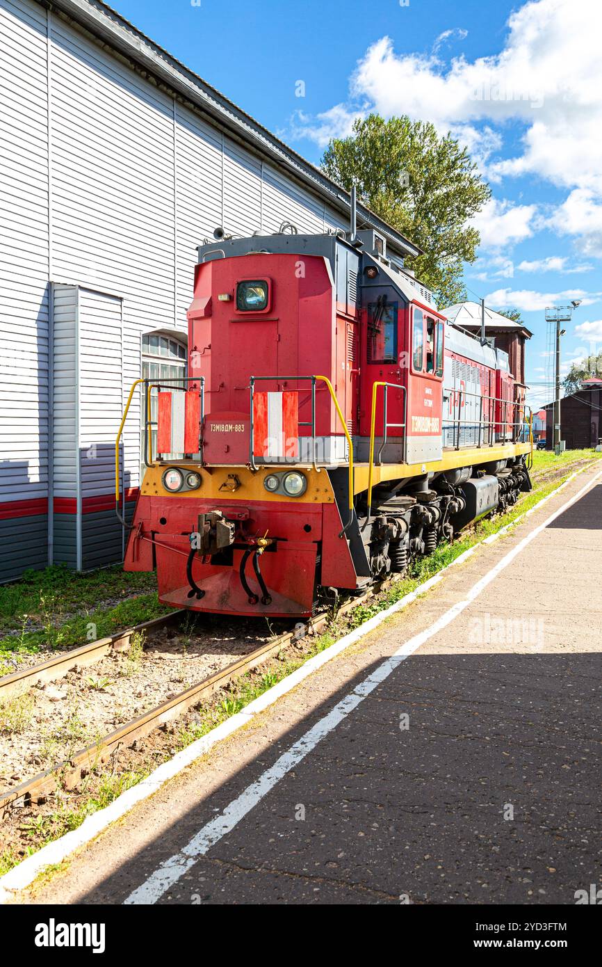 Shunting Locomotive TEM18DM at the provincial railway station Stock ...