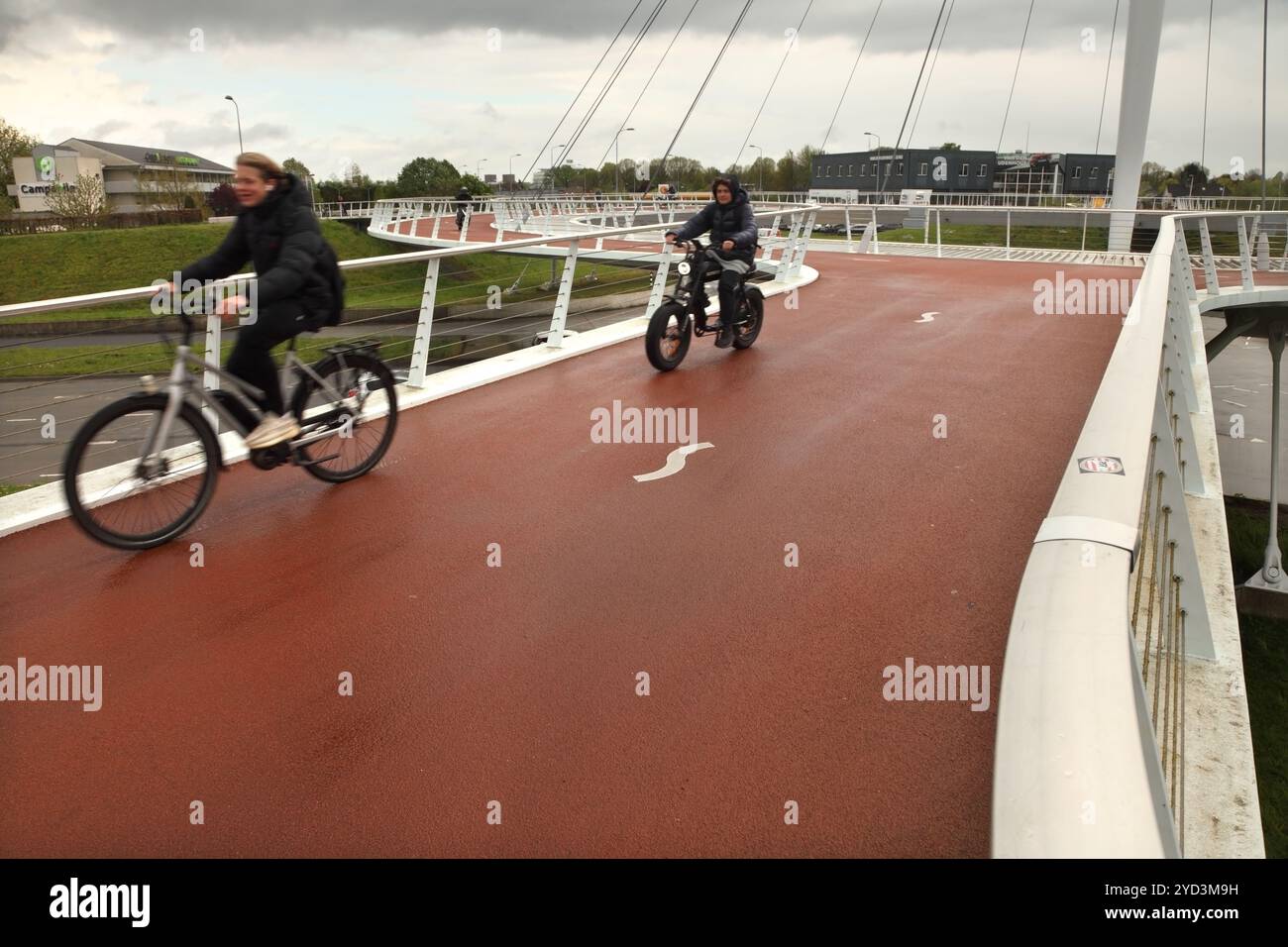 The elevated "Hovenring" cycle / pedestrian elevated roundabout ...