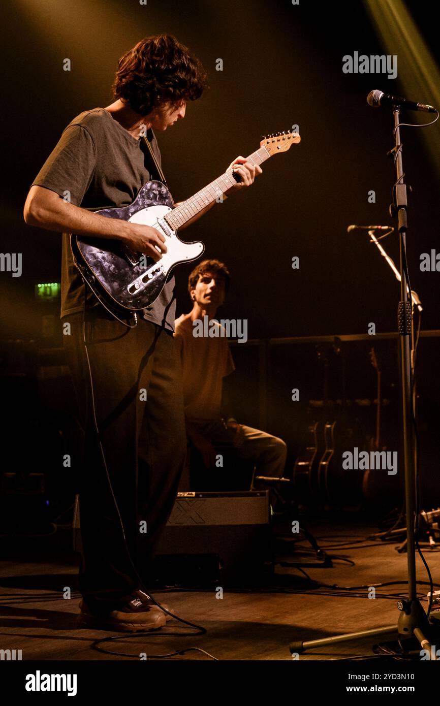 Frisari (opening to Crash Test Dummies concert) live concert at ...