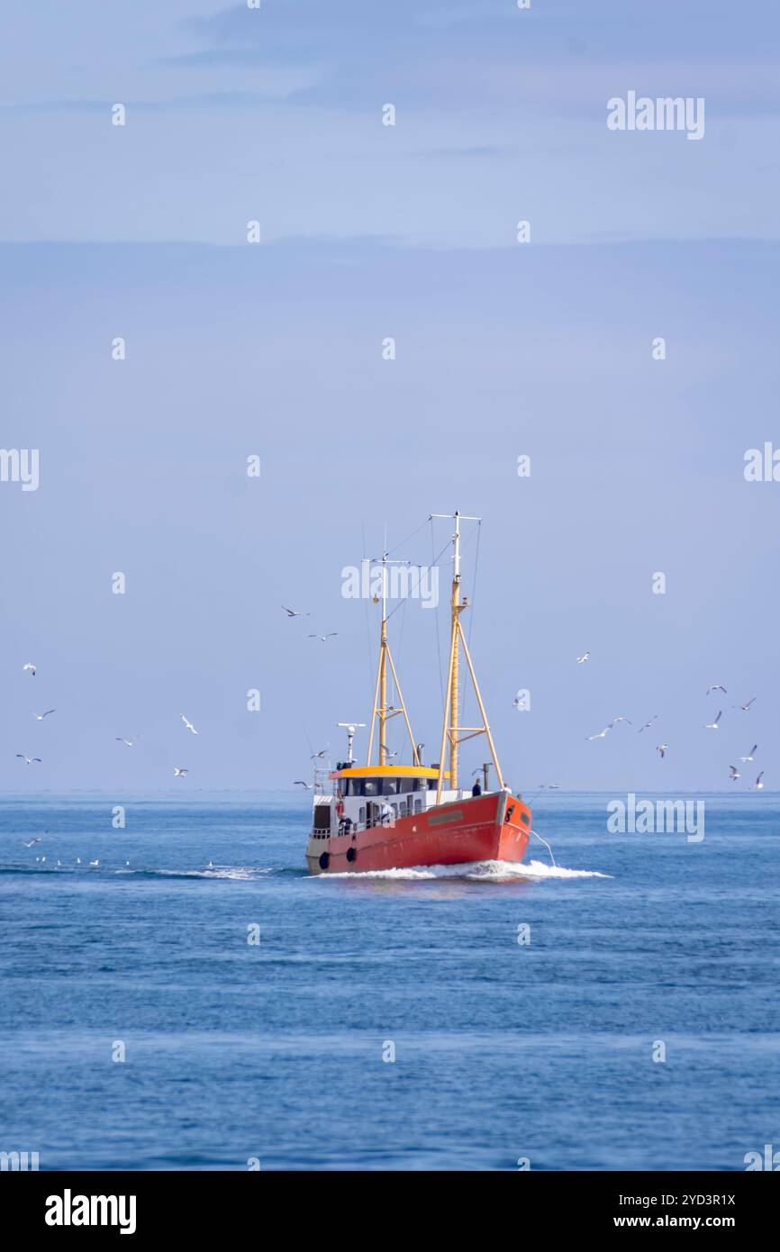 Ship boat tugboat ferry sea hi-res stock photography and images - Alamy