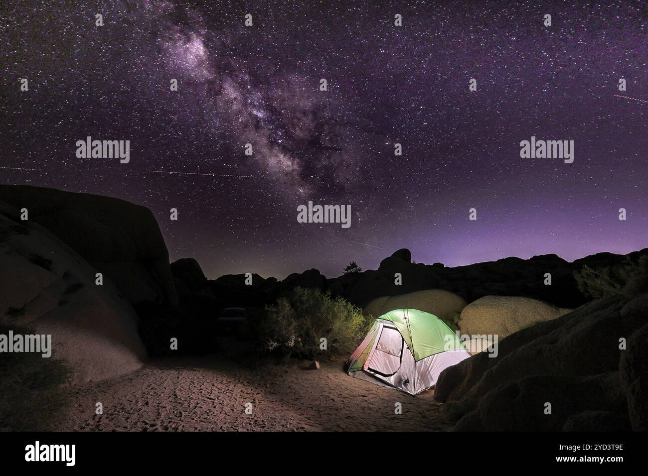 Illuminated green tent night hi-res stock photography and images - Alamy