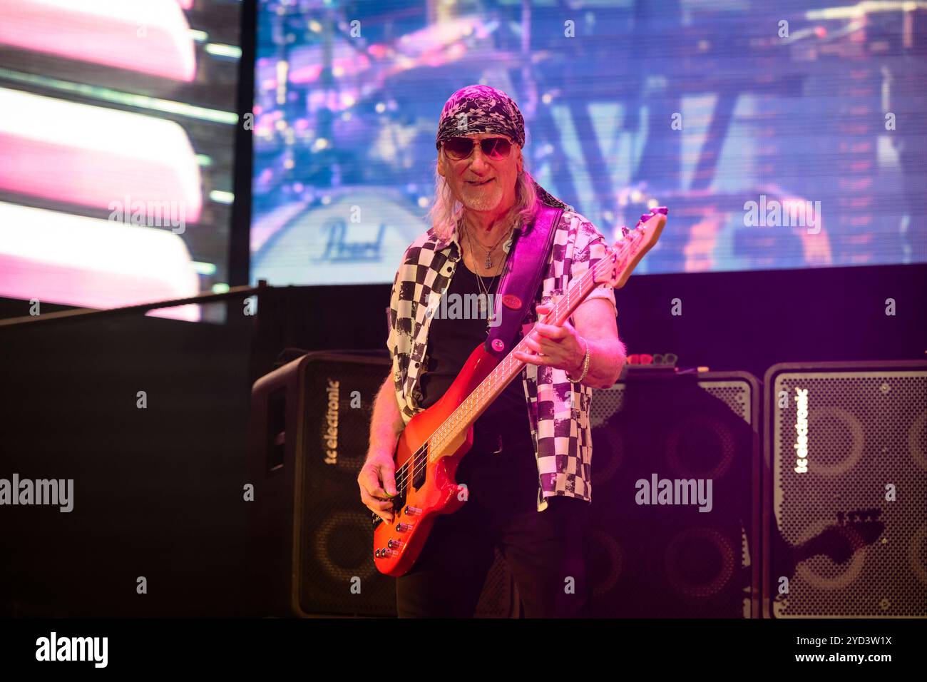 Deep Purple Roger Glover 1 More Time Tour 2024 live in der Olympiahalle ...
