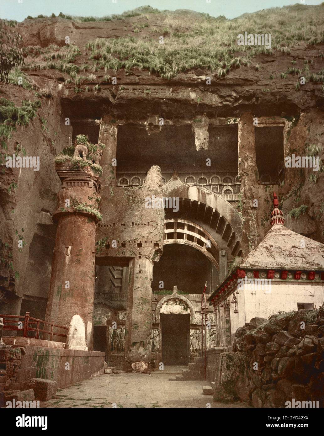 Karla Caves, Karli Caves, Karle Caves oder Karla Cells sind ein Komplex ...