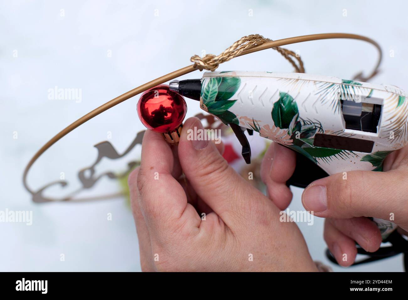 Step by step. Christmas decoration. Step 6 from 8 Stock Photo - Alamy