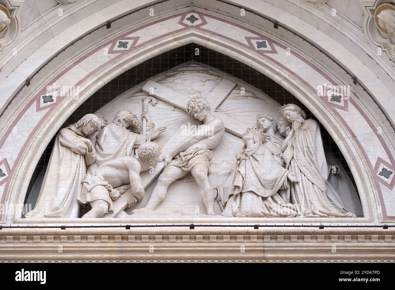 Invention of the cross, by Titto Sarrocchi, Lunette of the left portal ...