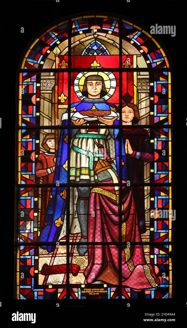 Saint Louis with the Crown of Thorns, stained glass, Notre Dame de ...